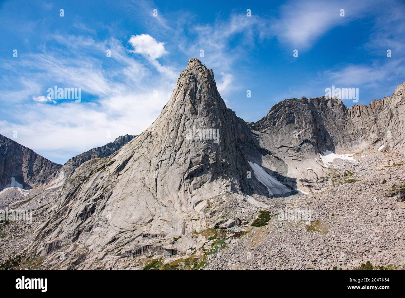 Pingora Peak and the Cirque of Towers, Wind River Range, Wyoming, USA ...