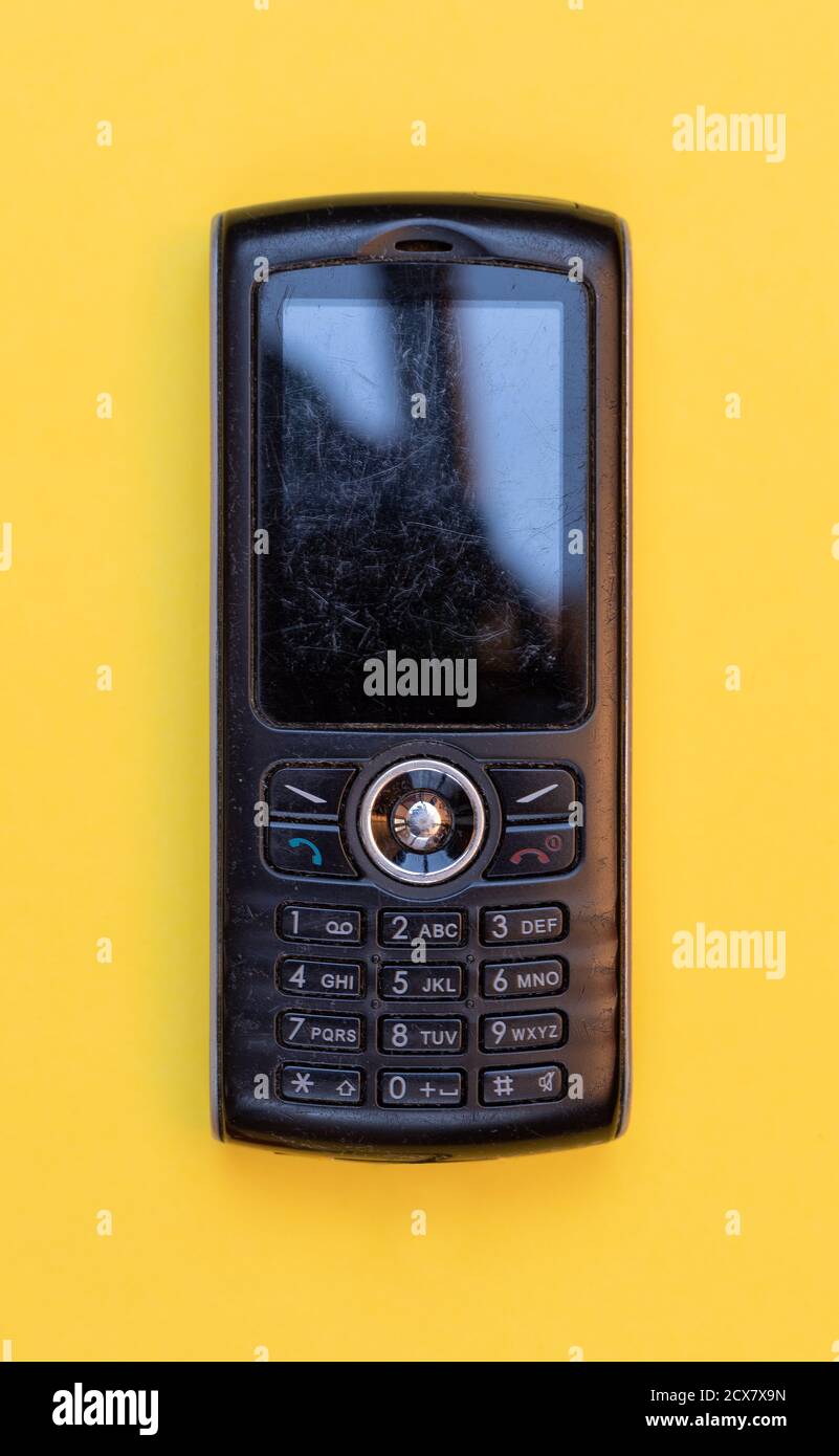 Old fashioned mobile phone hi-res stock photography and images - Alamy