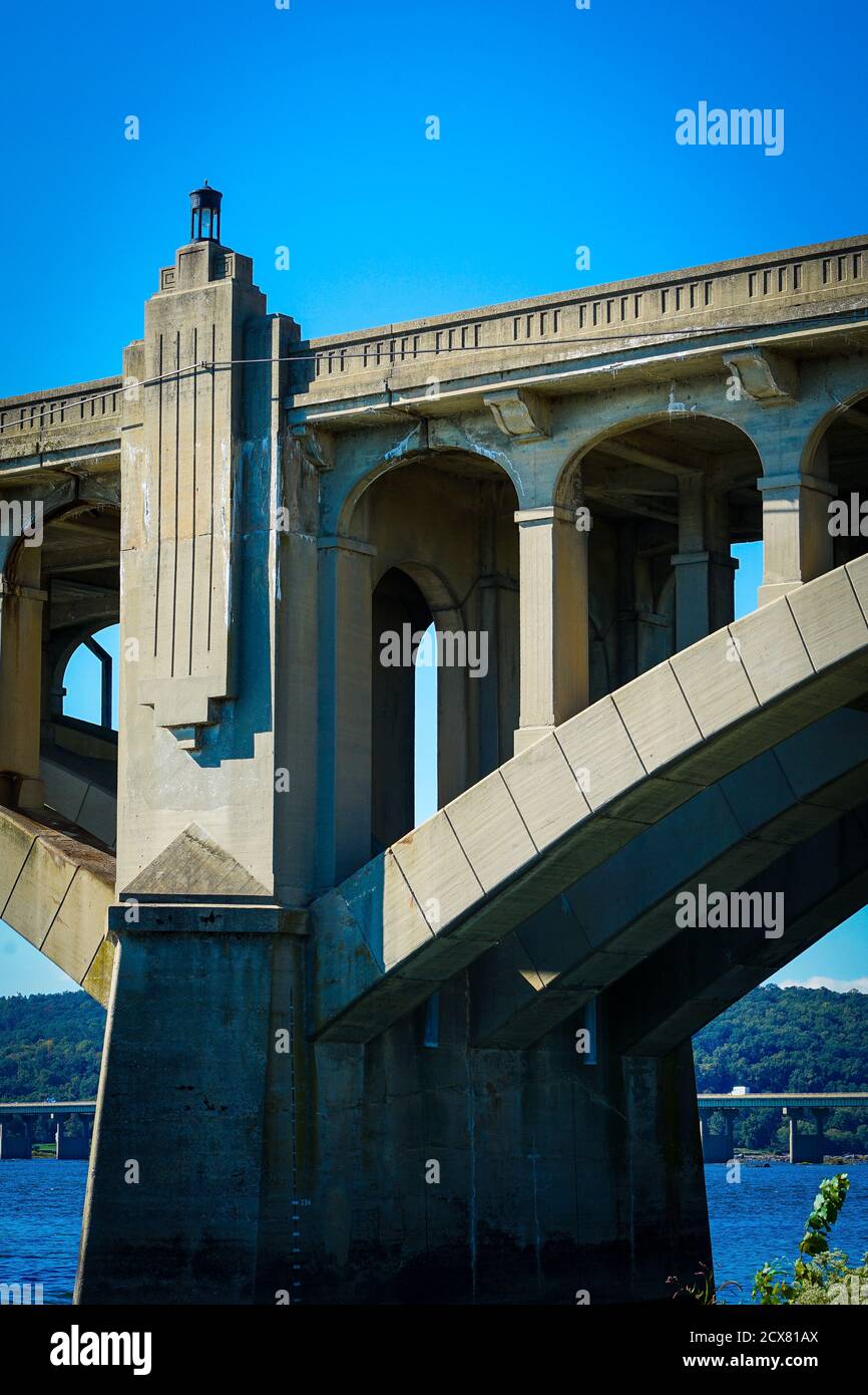 Veterans Memorial Bridge Stock Photo - Alamy