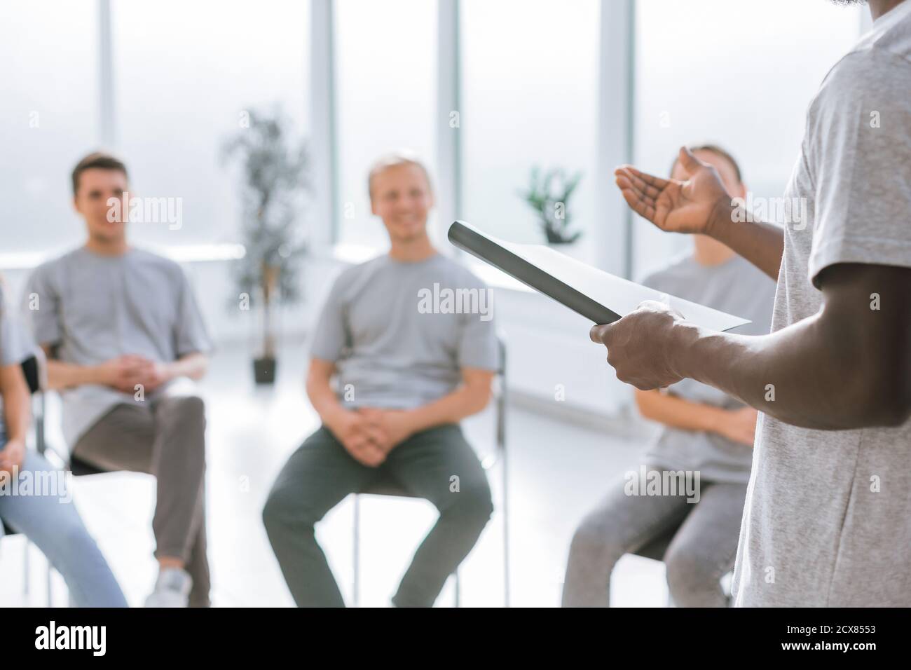 Diverse group of people debate hi-res stock photography and images - Alamy