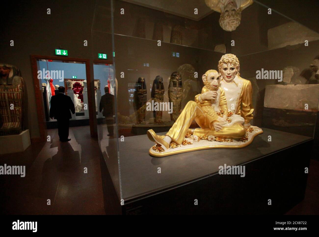 Michael jackson bubbles jeff koons hi-res stock photography and images ...