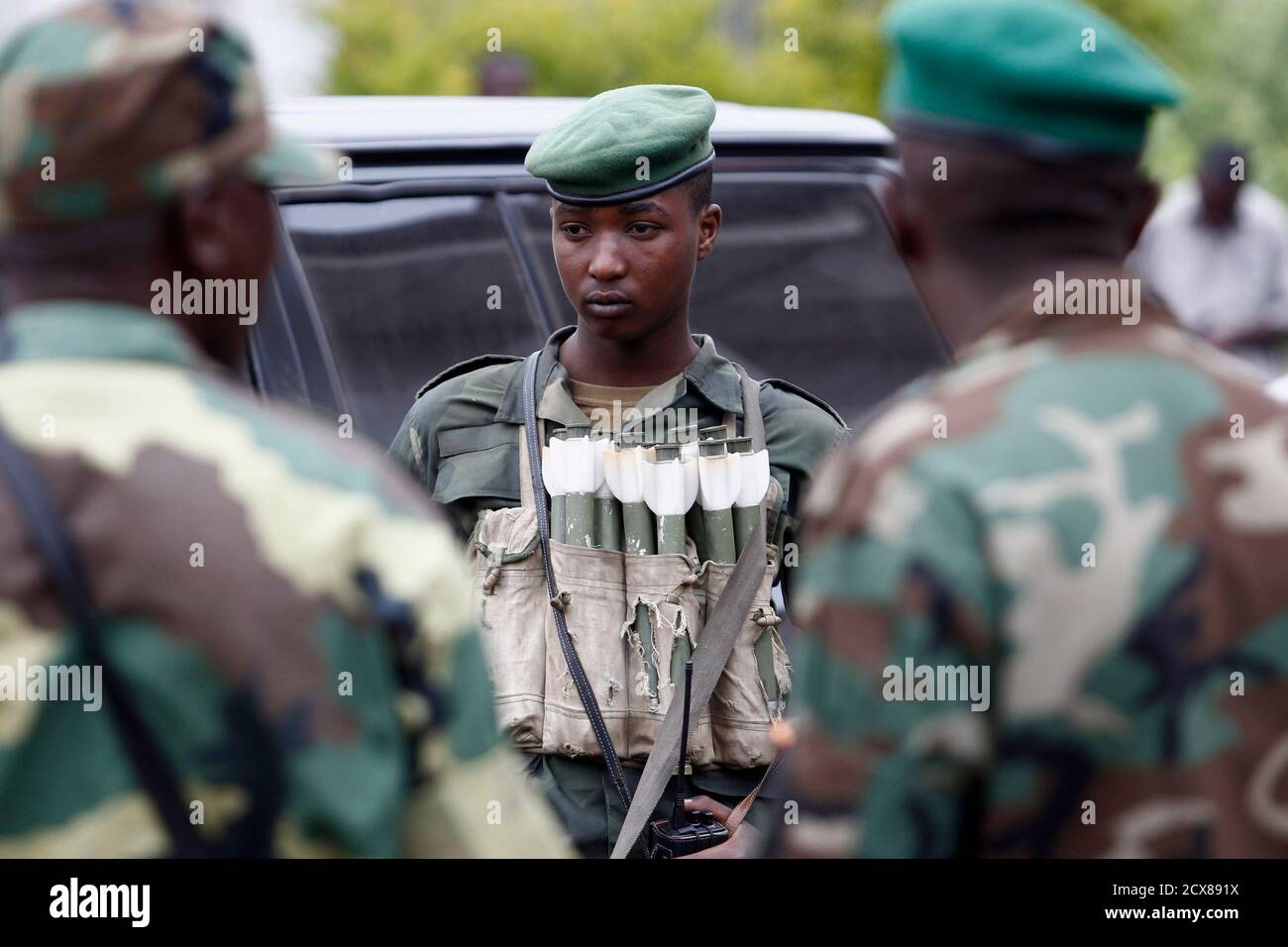 African rebel fighter hi-res stock photography and images - Alamy