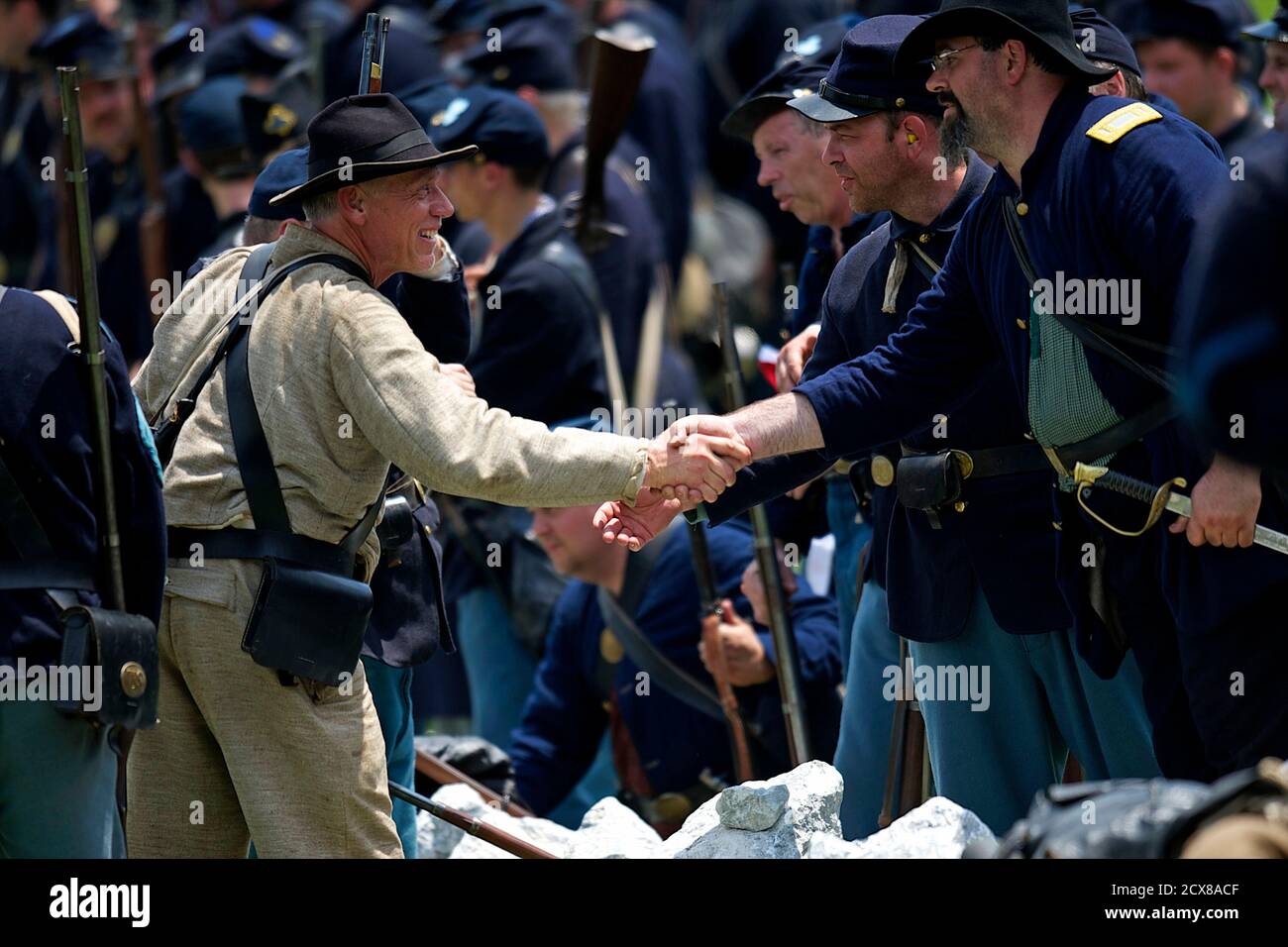 Battle of gettysburg and shake hands hi-res stock photography and ...
