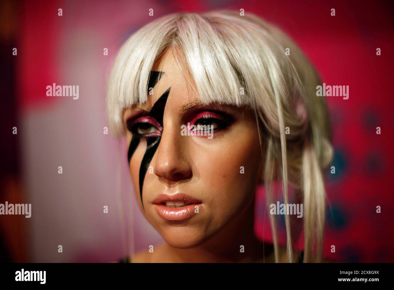 Black stripe over eye hi-res stock photography and images - Alamy