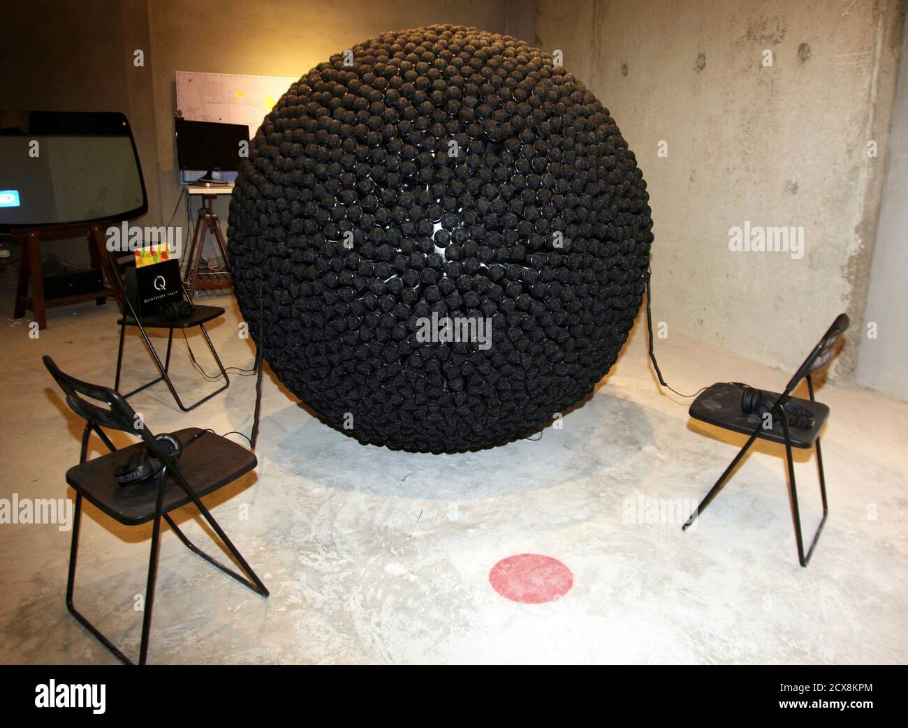 The pulse of the contemporary art world hi-res stock photography and ...