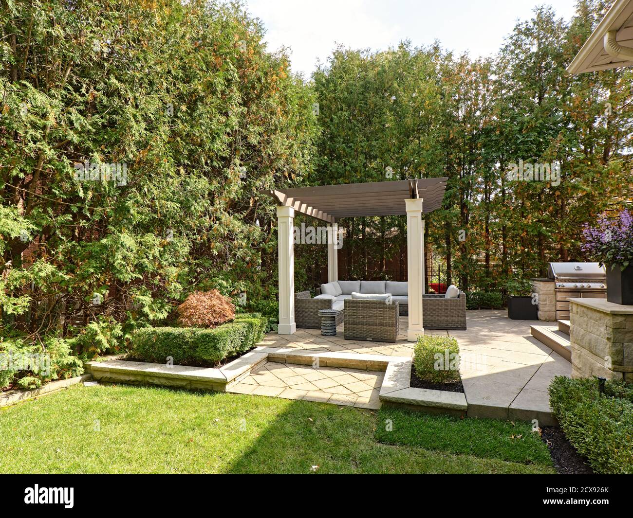 Real estate listing hi-res stock photography and images - Alamy