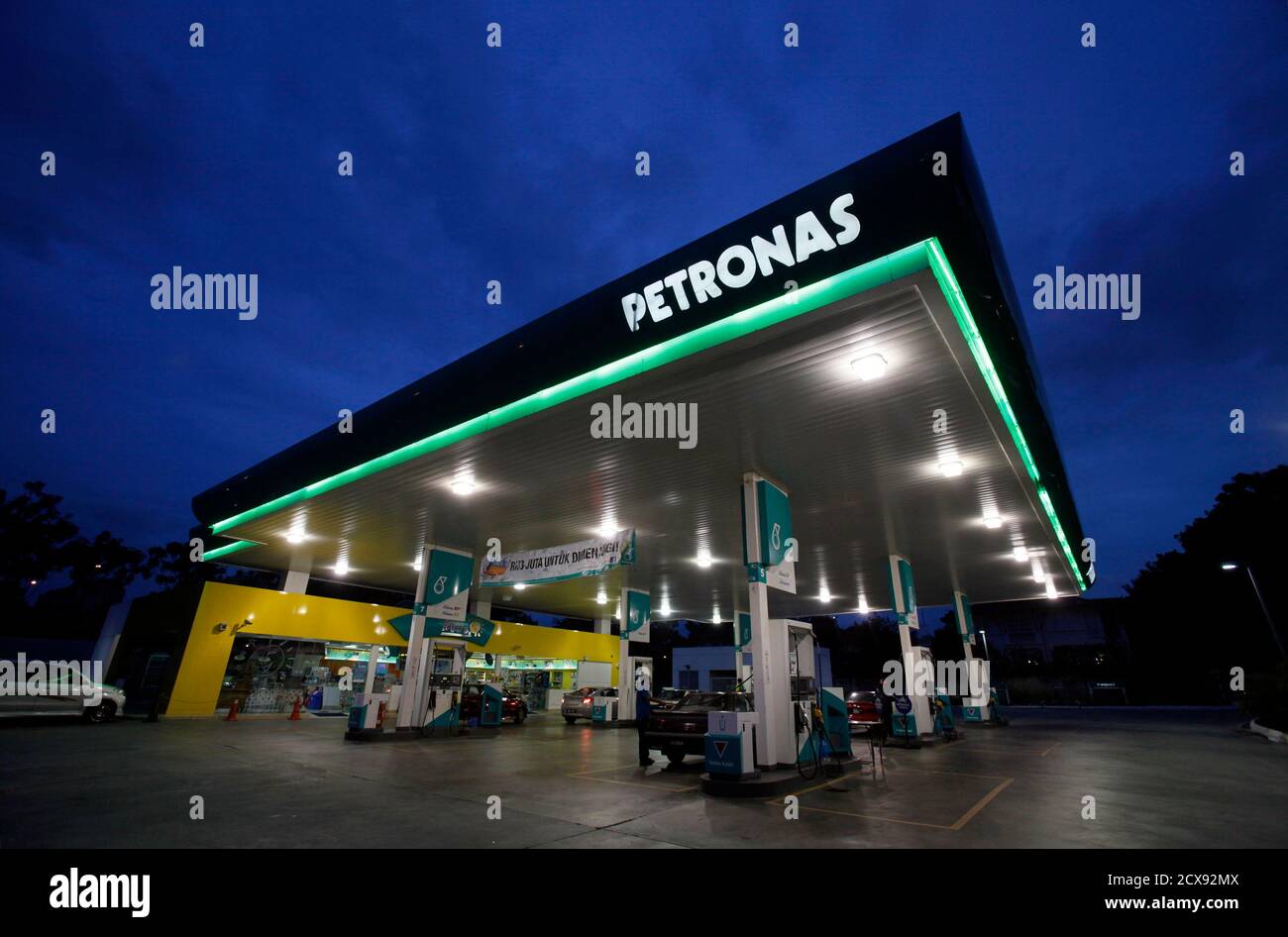 Petronas Petrol Station High Resolution Stock Photography and Images - Alamy