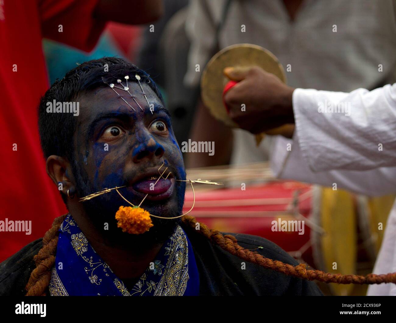 Fire walking hindu hi-res stock photography and images - Alamy