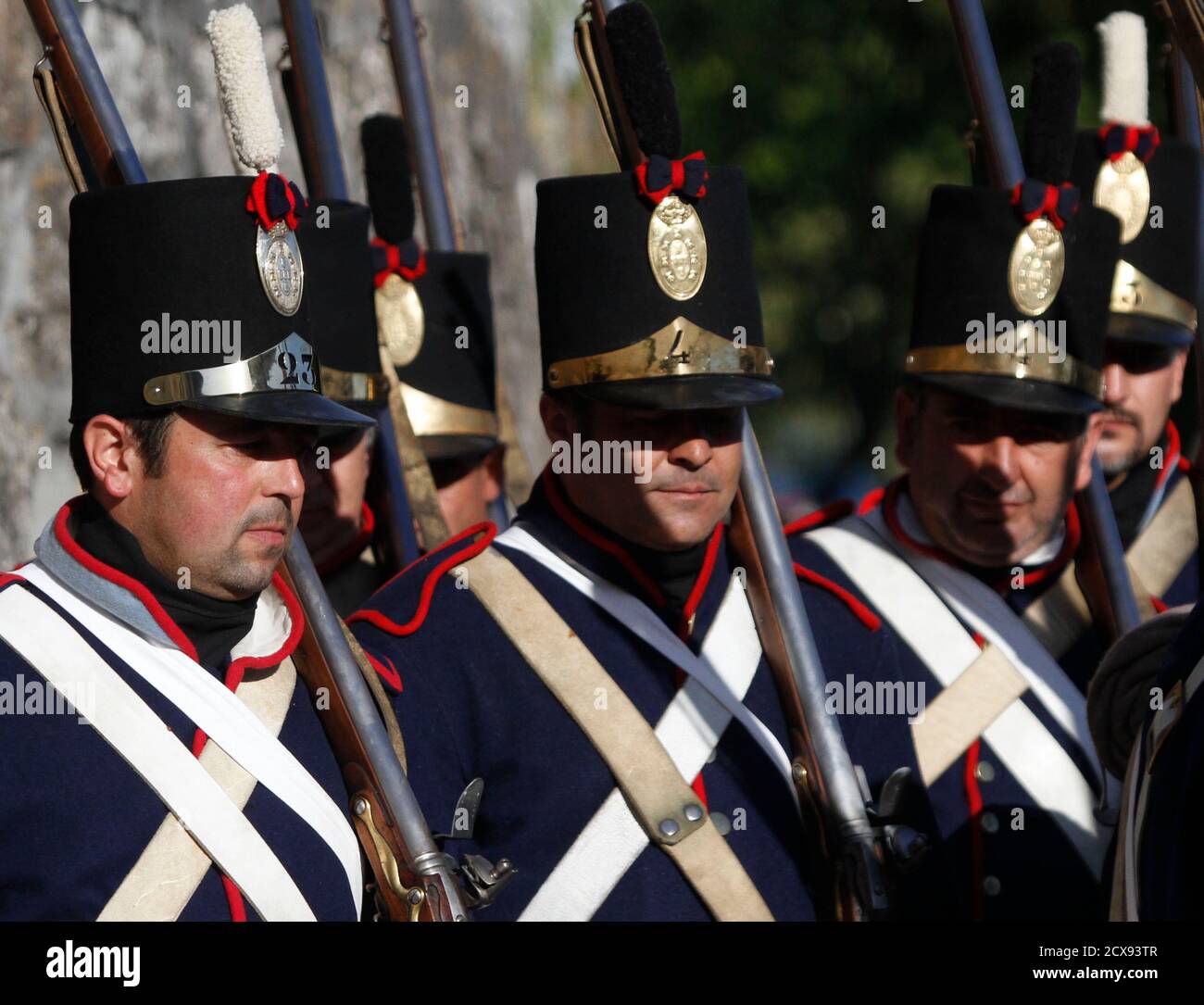 18th century spanish military uniforms hi-res stock photography and ...