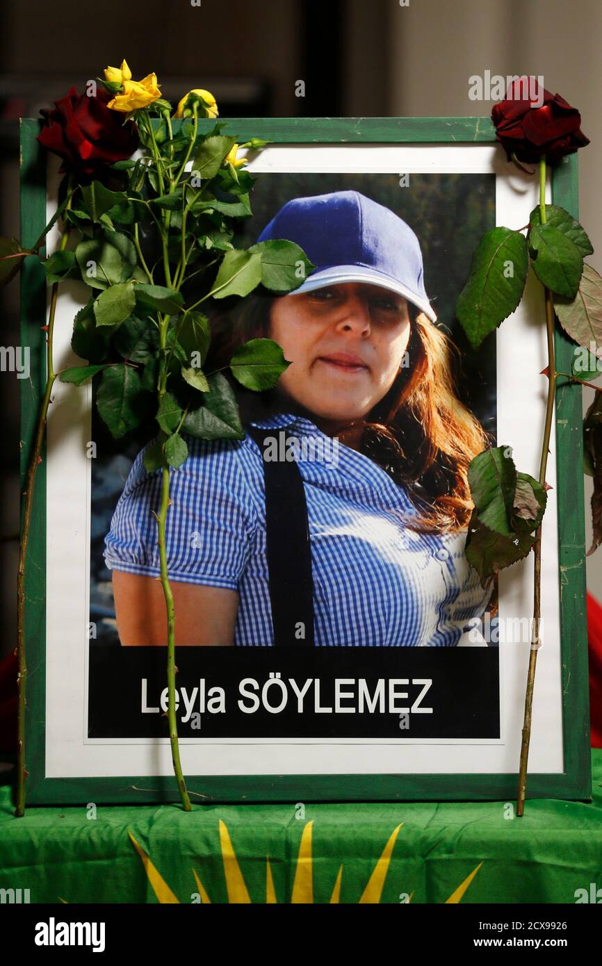 Was shot dead in paris overnight hi-res stock photography and images ...