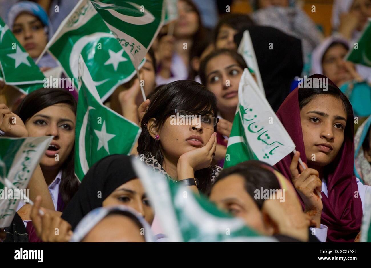 Pakistans national flags hi-res stock photography and images - Alamy