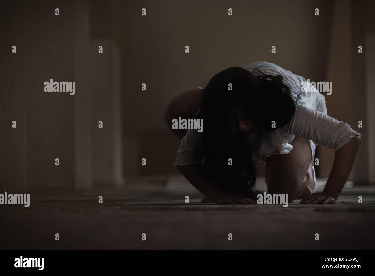 Corpse bride costume hi-res stock photography and images - Alamy