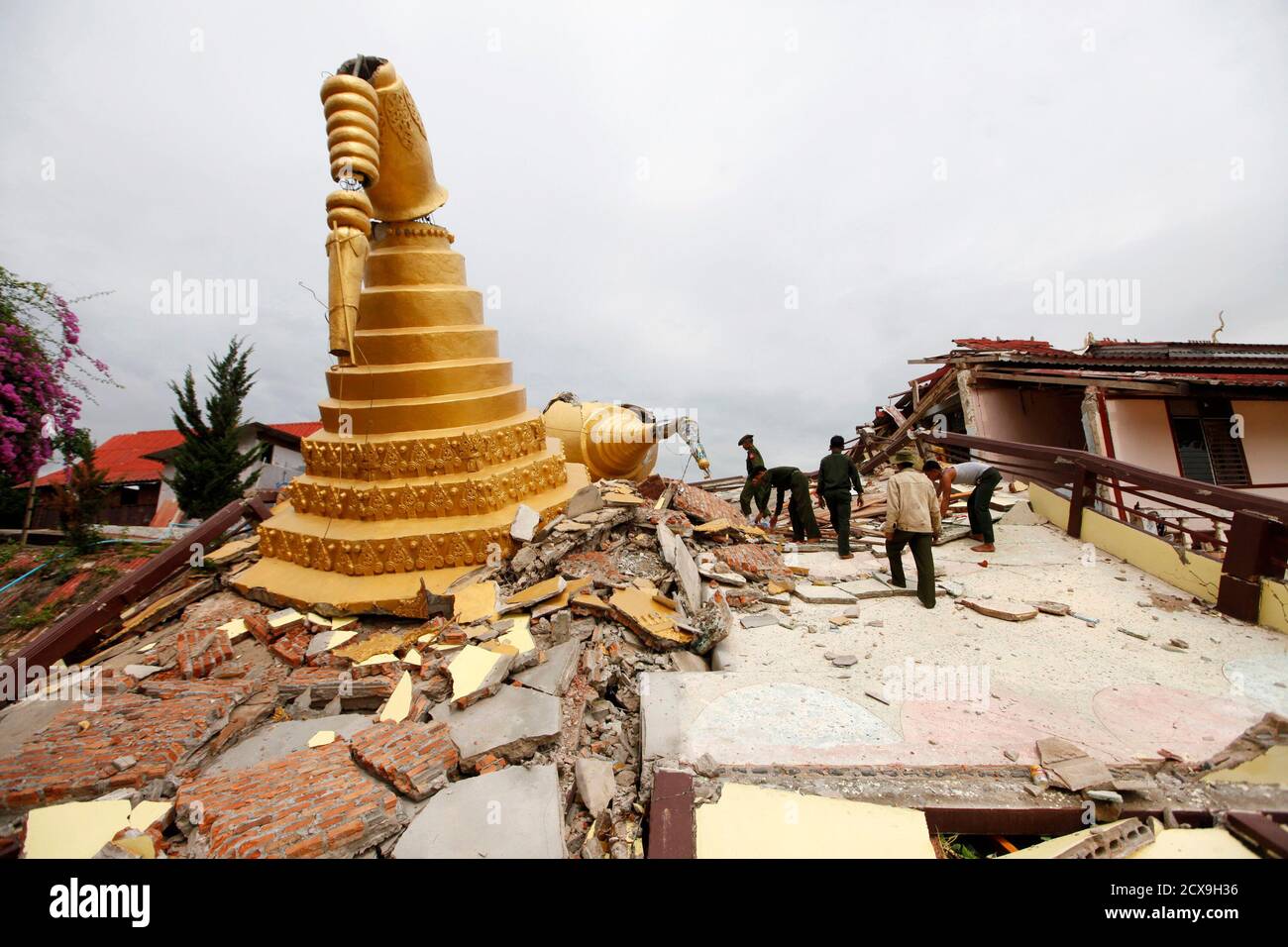 Myanmar quake hi-res stock photography and images - Alamy
