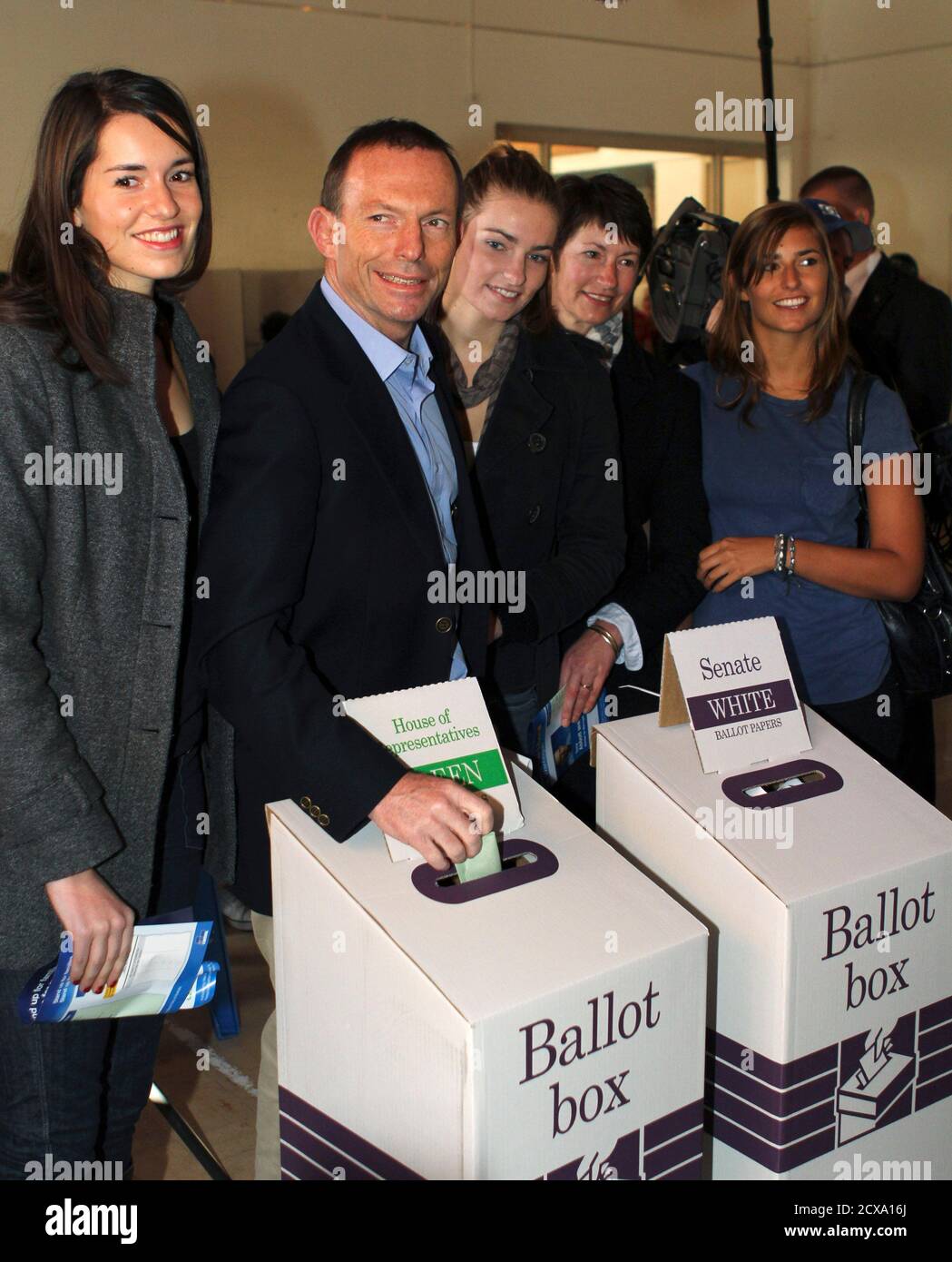 Bridget abbott and frances abbott hi-res stock photography and images ...