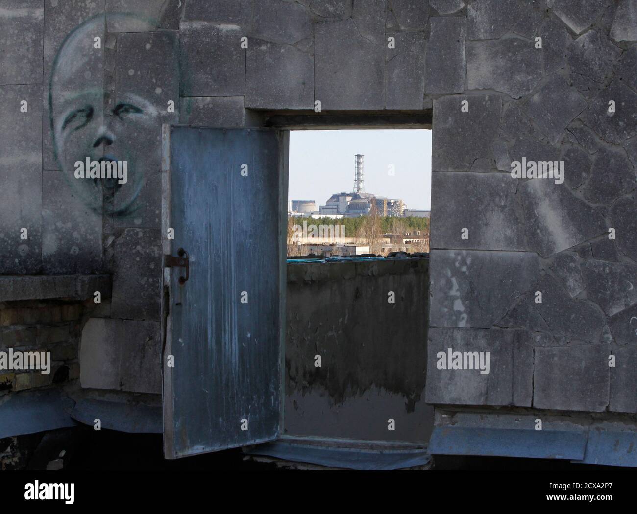 Nuclear Reactor Containment Building High Resolution Stock Photography ...