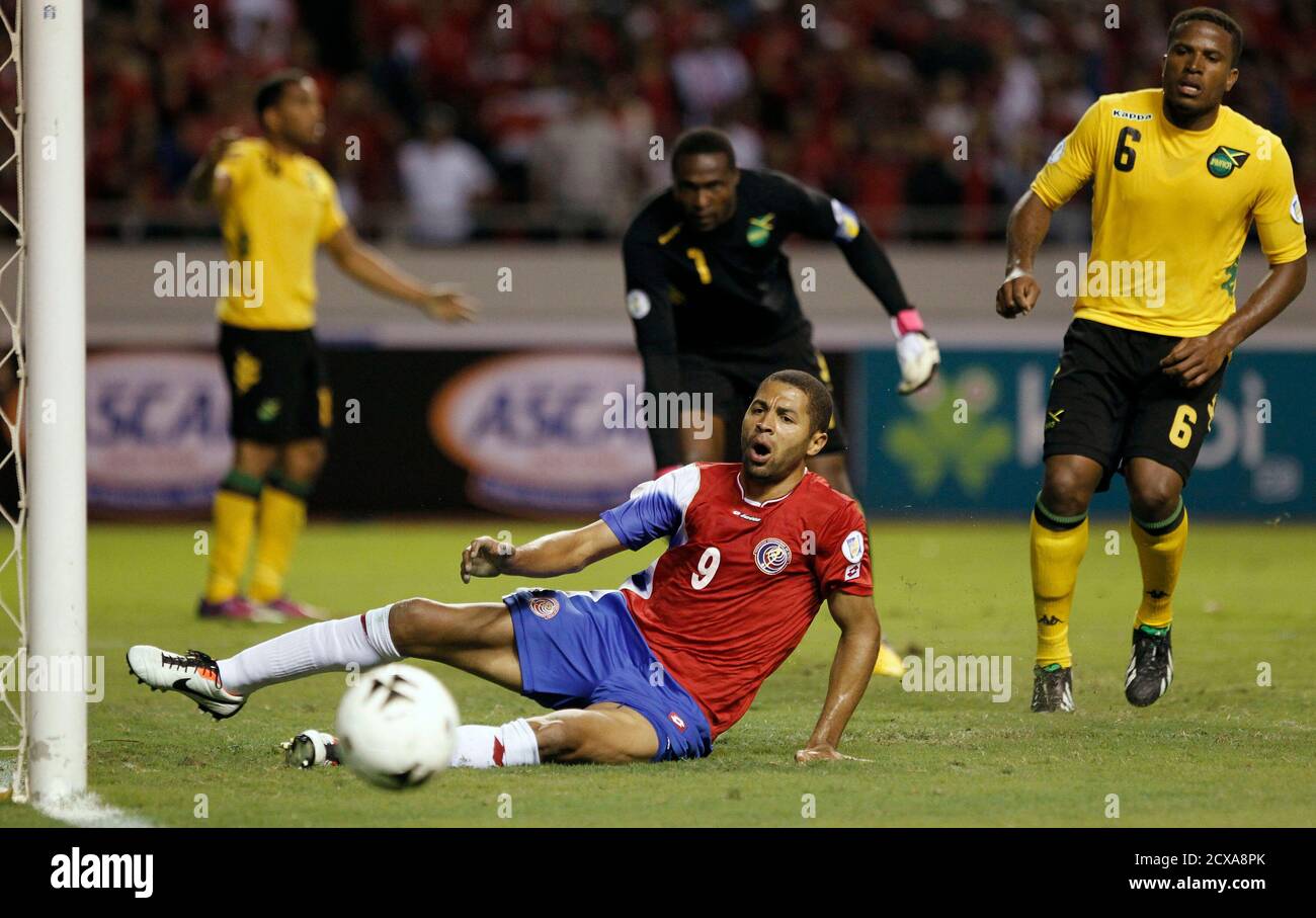 Jamaica goalkeeper donovan ricketts hi-res stock photography and images ...