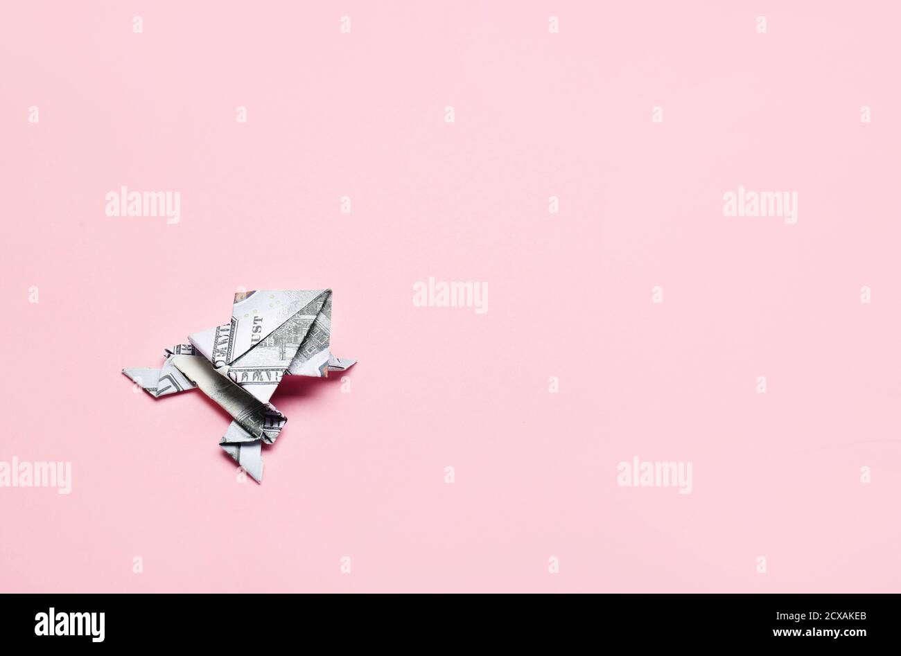 Money frog origami hi-res stock photography and images - Alamy