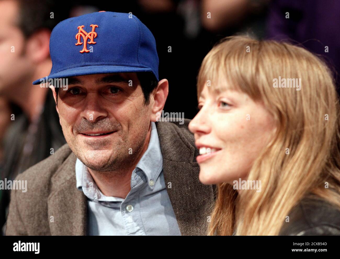 Actor ty burrell wife holly hi-res stock photography and images - Alamy