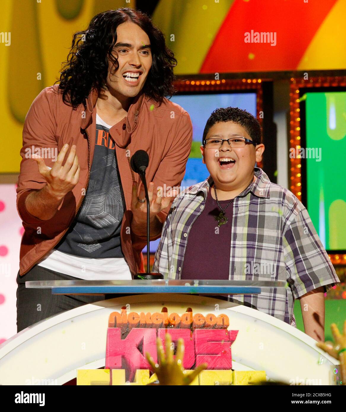 Kids tv presenters hi-res stock photography and images - Alamy