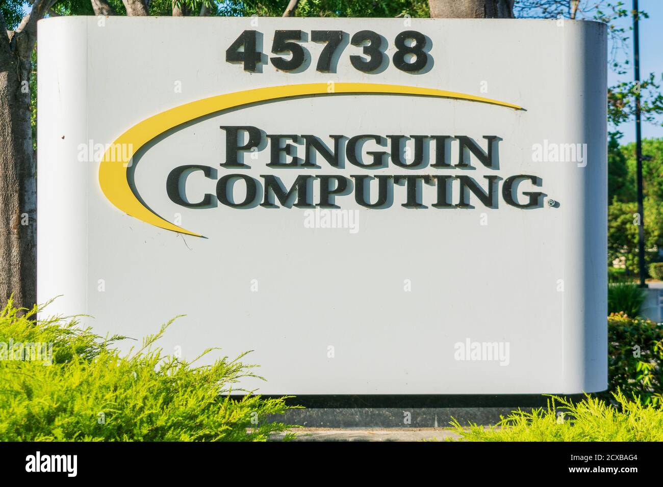 Smart holdings hi-res stock photography and images - Alamy