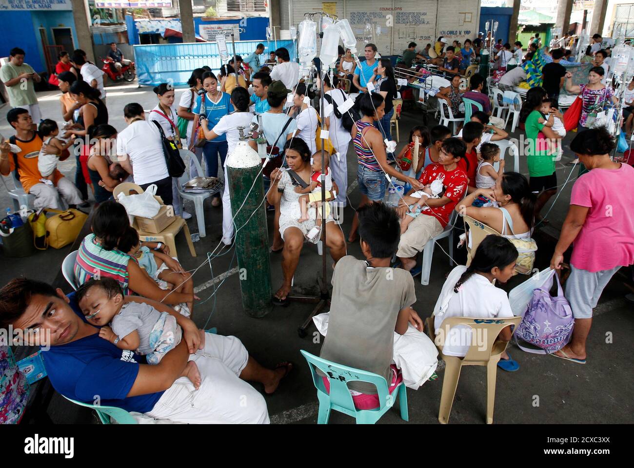 Crowded hospital emergency hi-res stock photography and images - Alamy