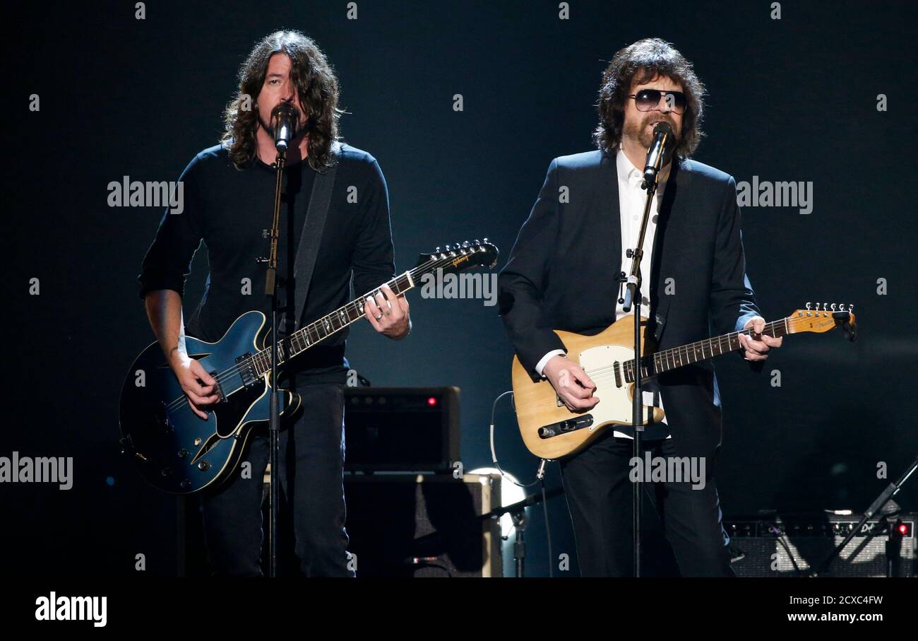 Jeff Lynne Beatles Hi Res Stock Photography And Images Alamy
