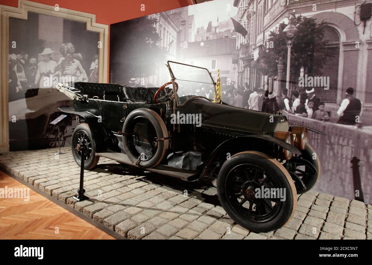 Archduke ferdinand car hi-res stock photography and images - Alamy
