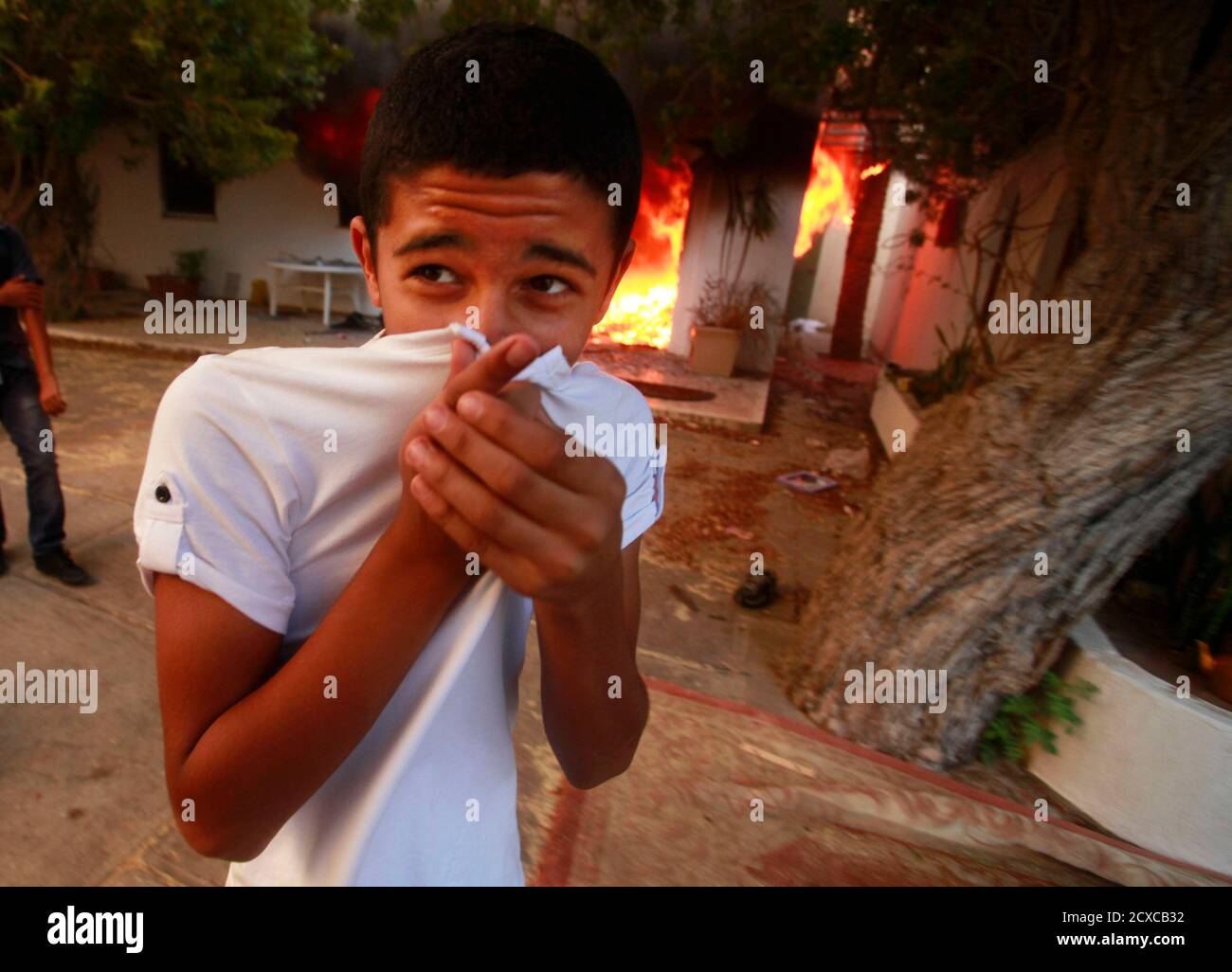 Smoke from mouth hi-res stock photography and images - Alamy