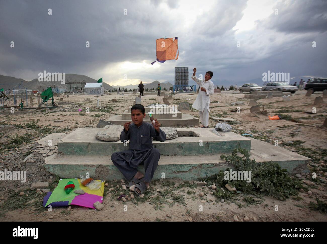 Kabul cemetery hi-res stock photography and images - Alamy