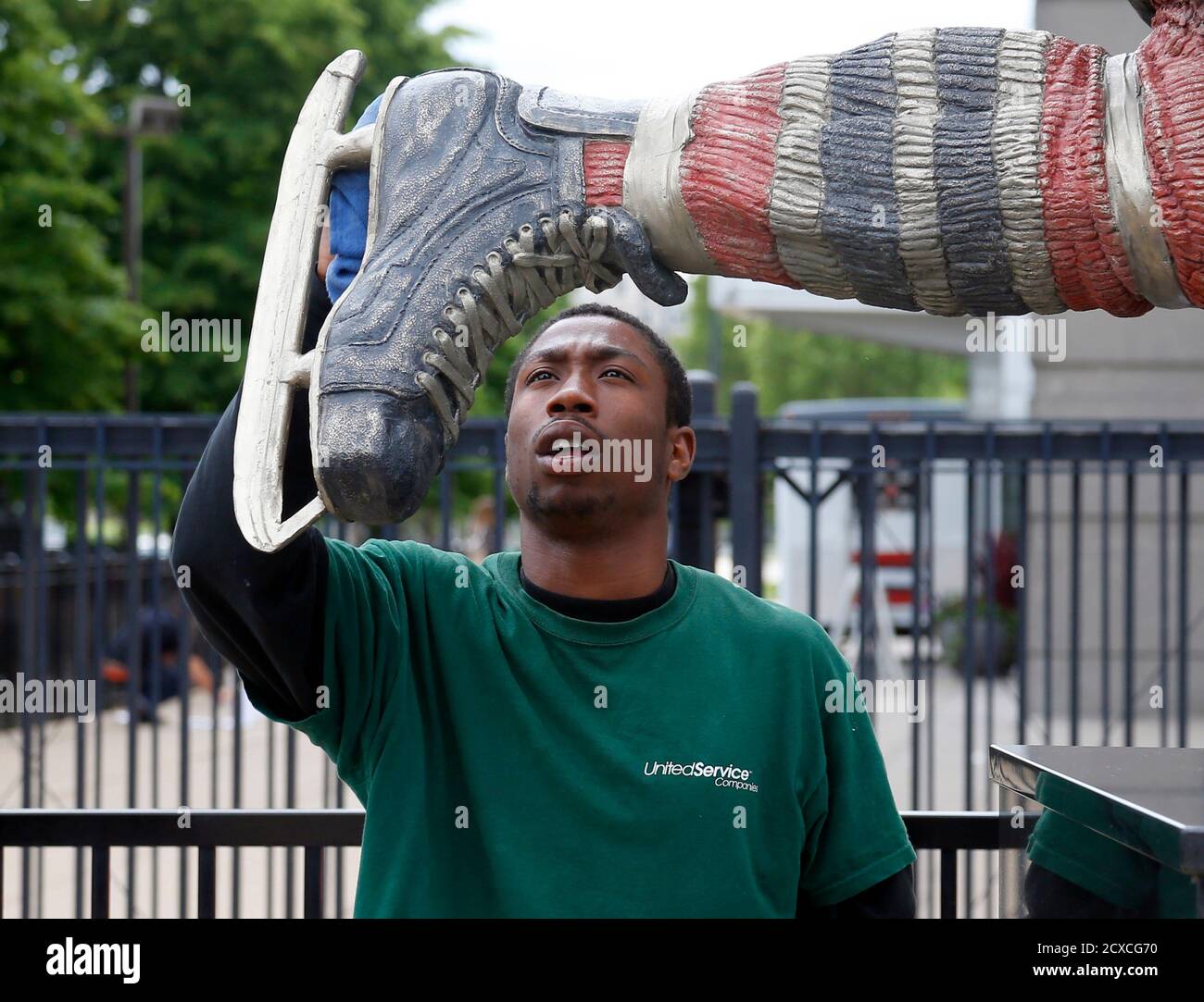 What Statues Are Outside The United Center at Ralph Rutter blog