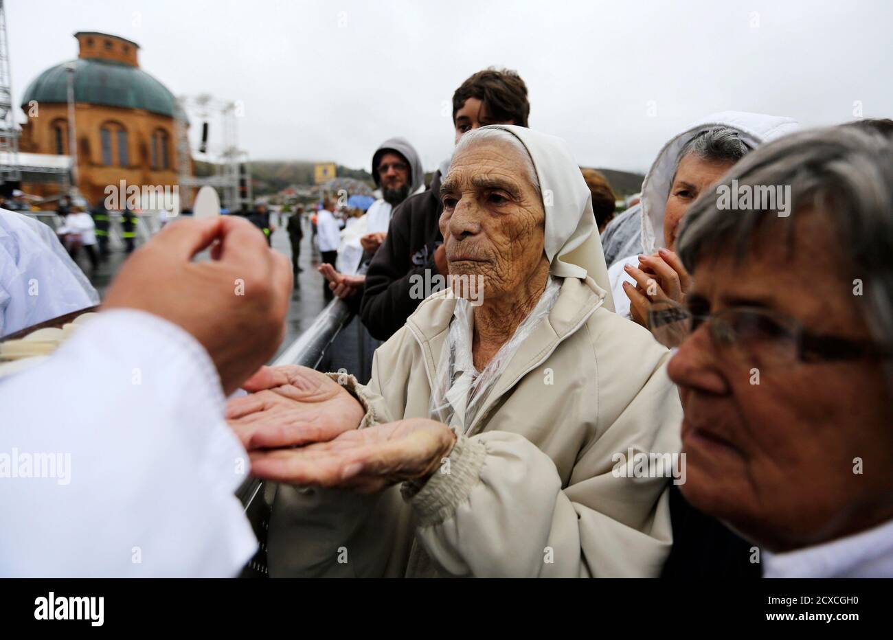 Roman catholic first communion hi-res stock photography and images - Alamy