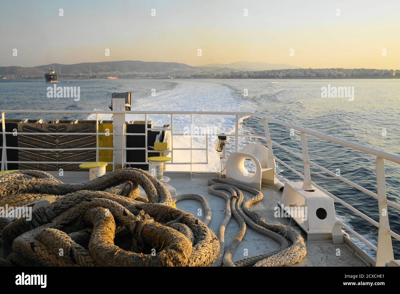 Looking back wake boat hi-res stock photography and images - Alamy