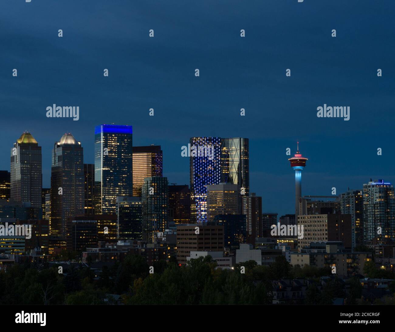 The Calgary, Alberta skyline on an autumn evening Stock Photo - Alamy