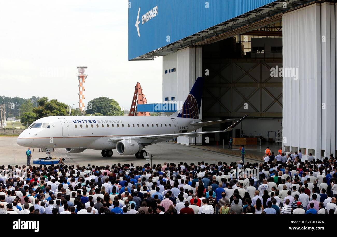 Embraer E 175 E Jet High Resolution Stock Photography and Images - Alamy