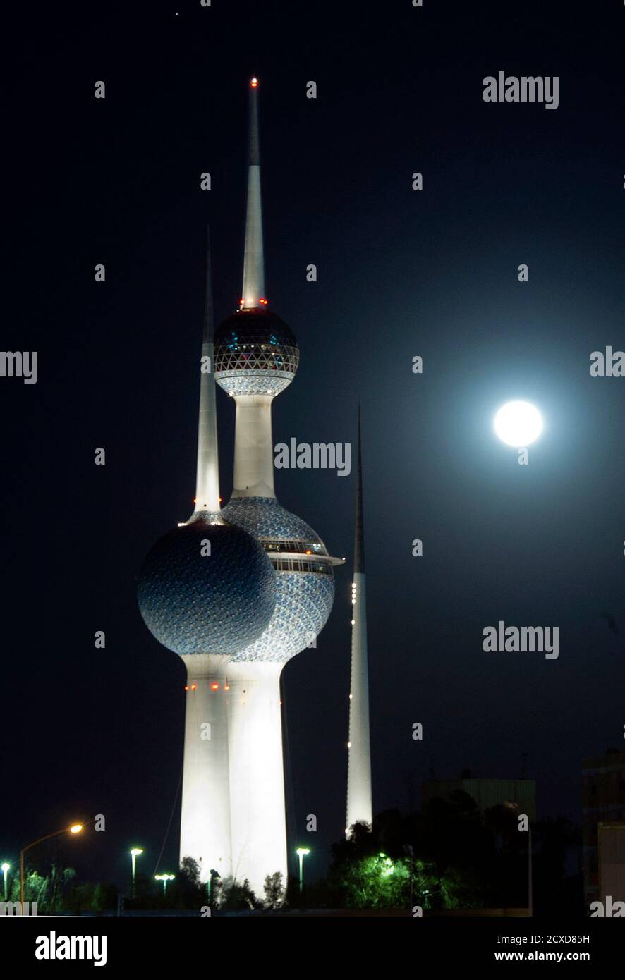 Kuwait towers pictures hi-res stock photography and images - Alamy