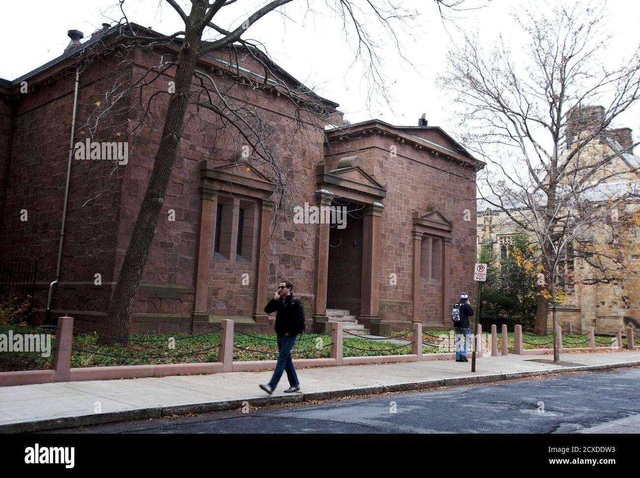 Yale skull bones hi-res stock photography and images - Alamy