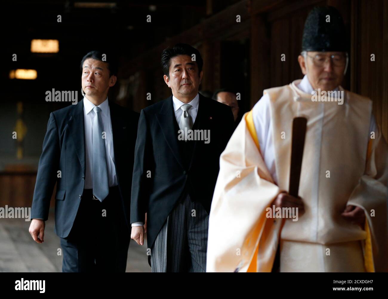 Shinzo abe yasukuni shrine hi-res stock photography and images - Alamy