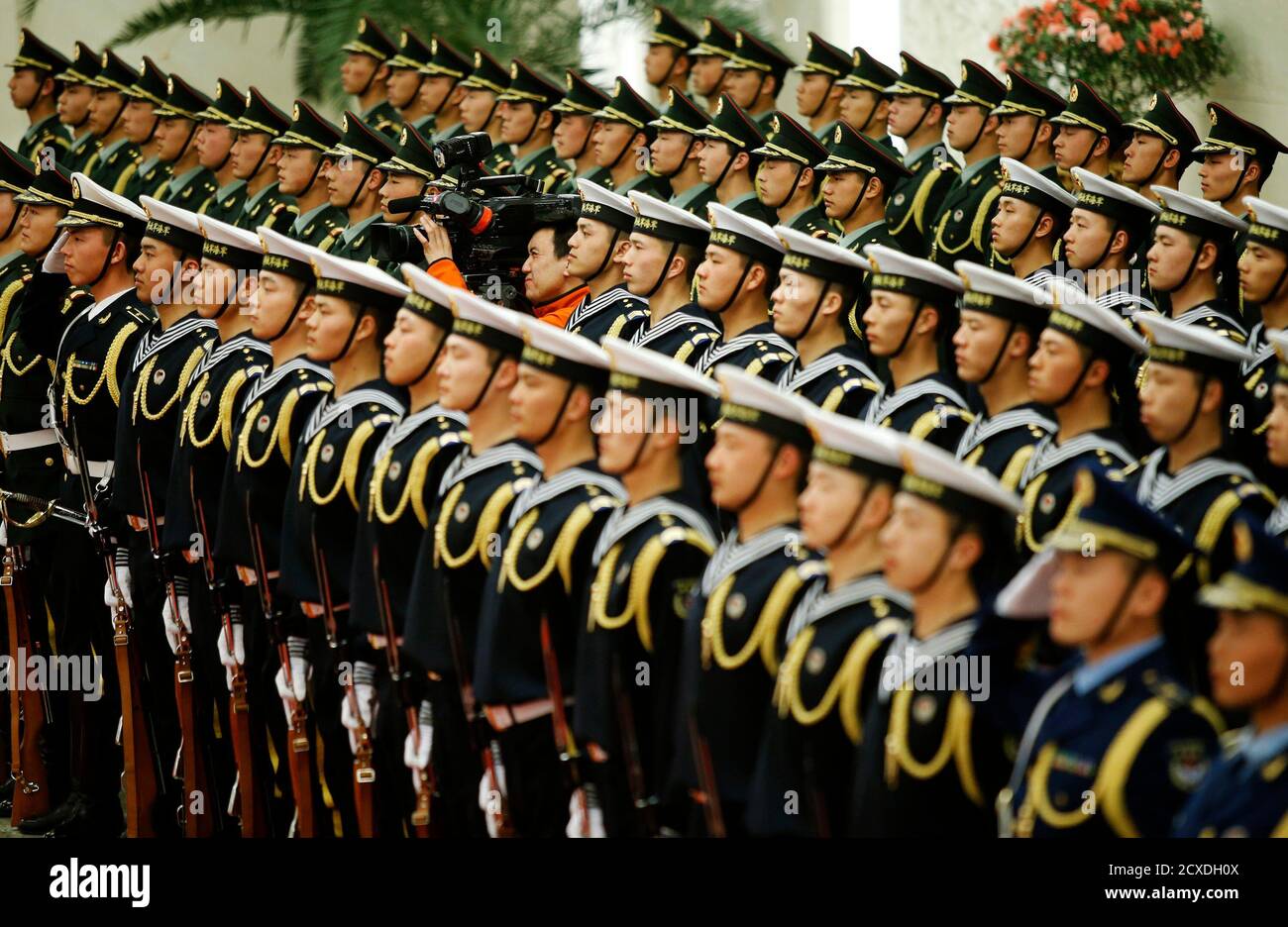 Xi jinping uniform hi-res stock photography and images - Alamy