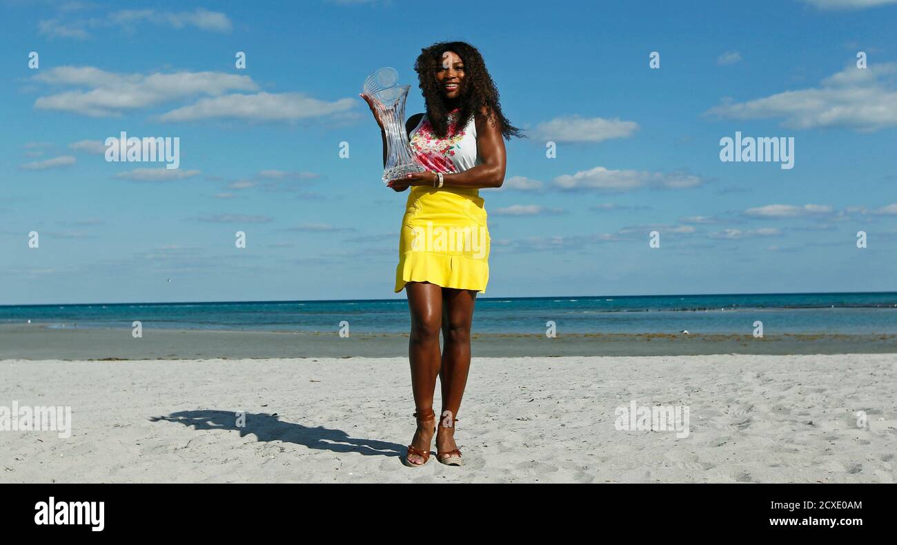 Serena williams on beach hi-res stock photography and images - Alamy