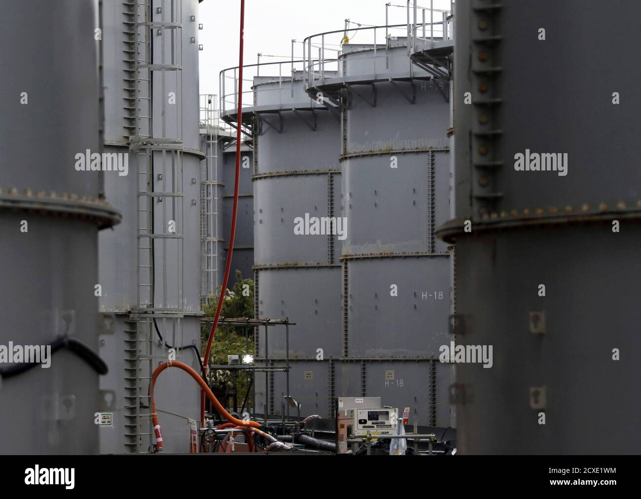 Nuclear fuel rods reactor hi-res stock photography and images - Alamy