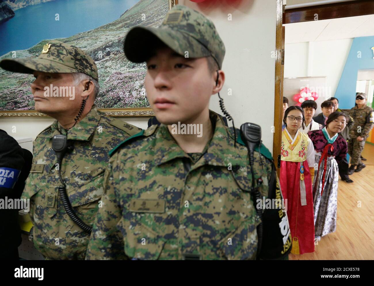 Korean graduation ceremony hi-res stock photography and images - Alamy