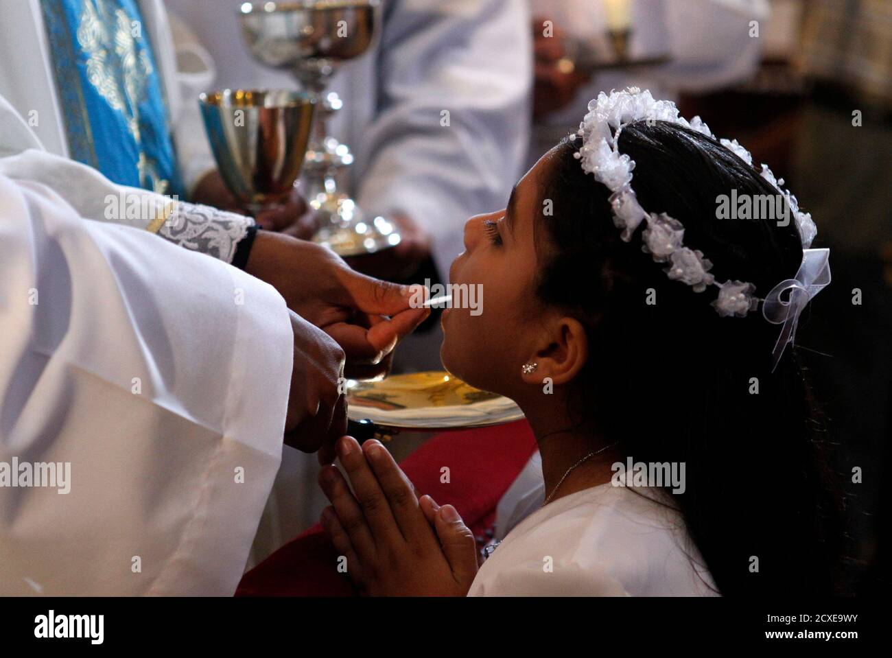 Holy communion church hi-res stock photography and images - Alamy