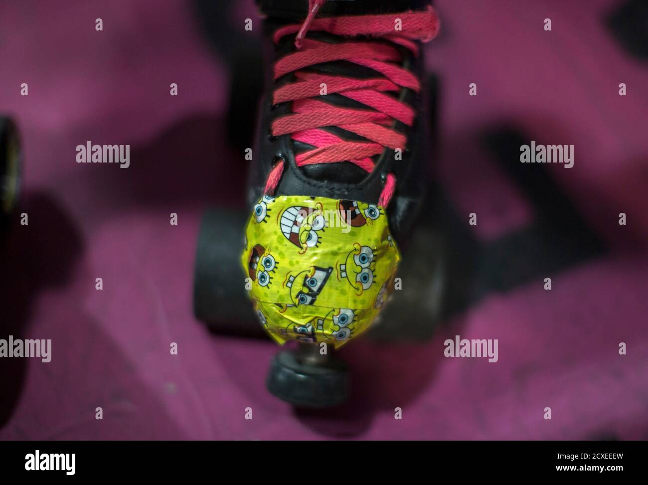 Spongebob squarepants character hi-res stock photography and images - Alamy