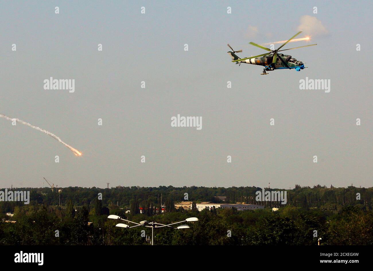 Military helicopter helicopters attack ukraine hi-res stock photography ...