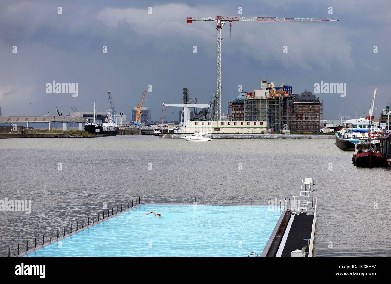 Floating pool barge hi-res stock photography and images - Alamy