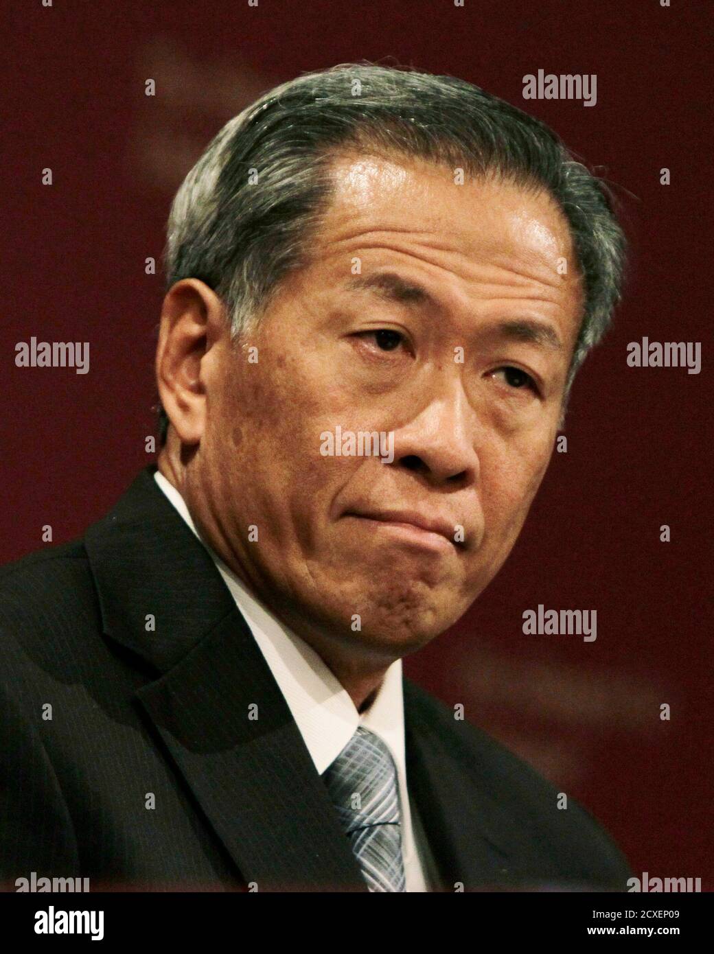 Singapores minister of defense ng eng hen hi-res stock photography and ...