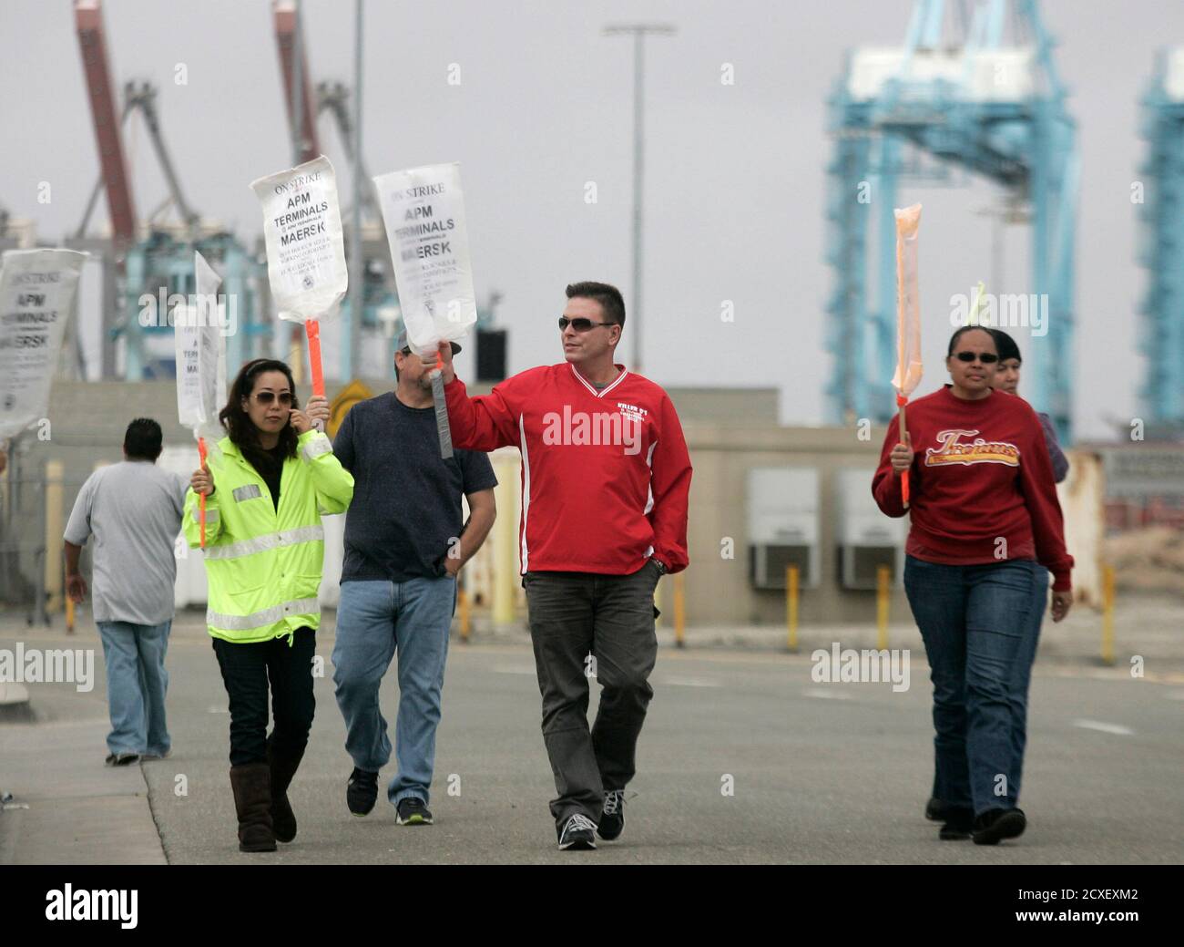 Longshore strike hi-res stock photography and images - Alamy