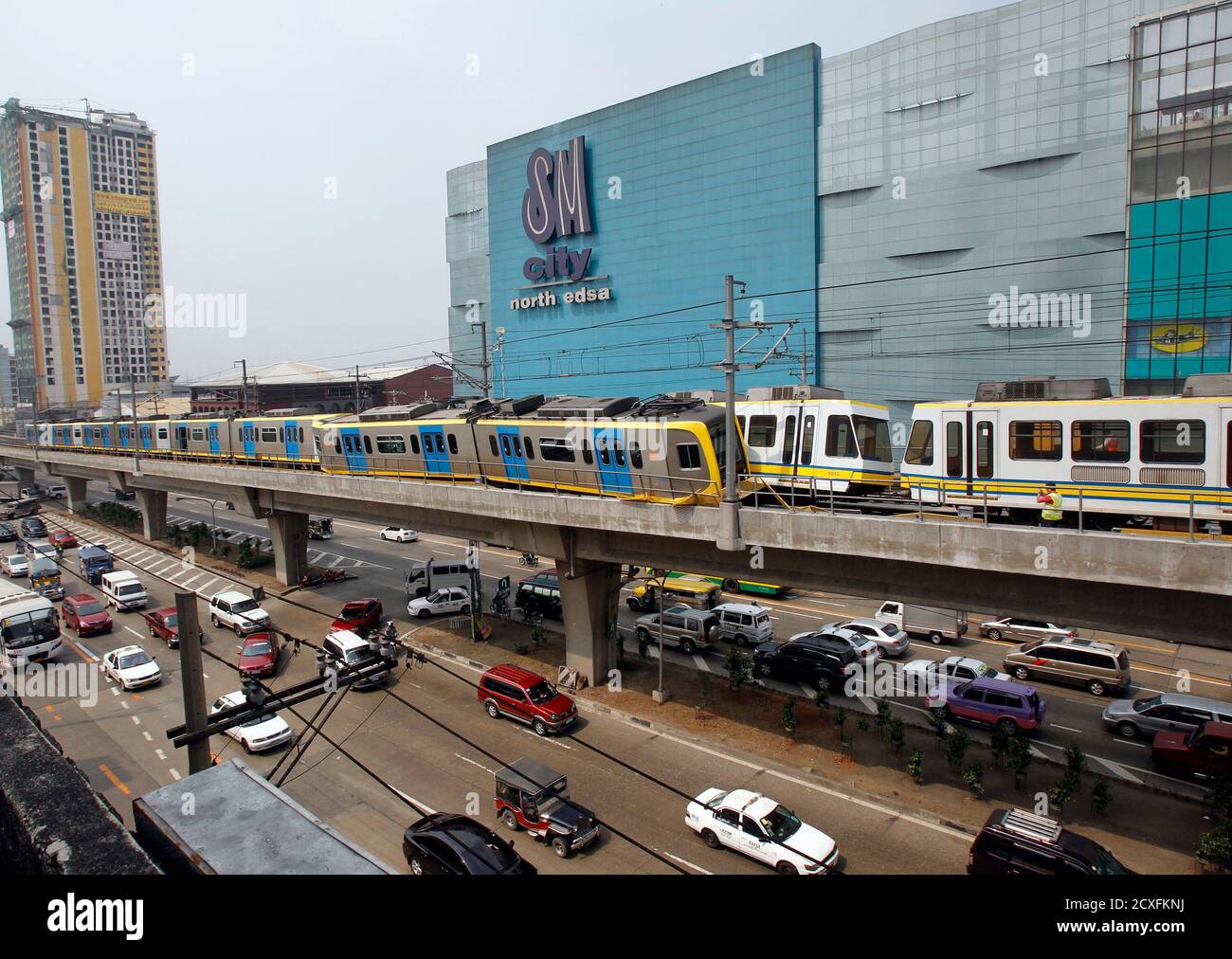 Light rail philippines hi-res stock photography and images - Alamy