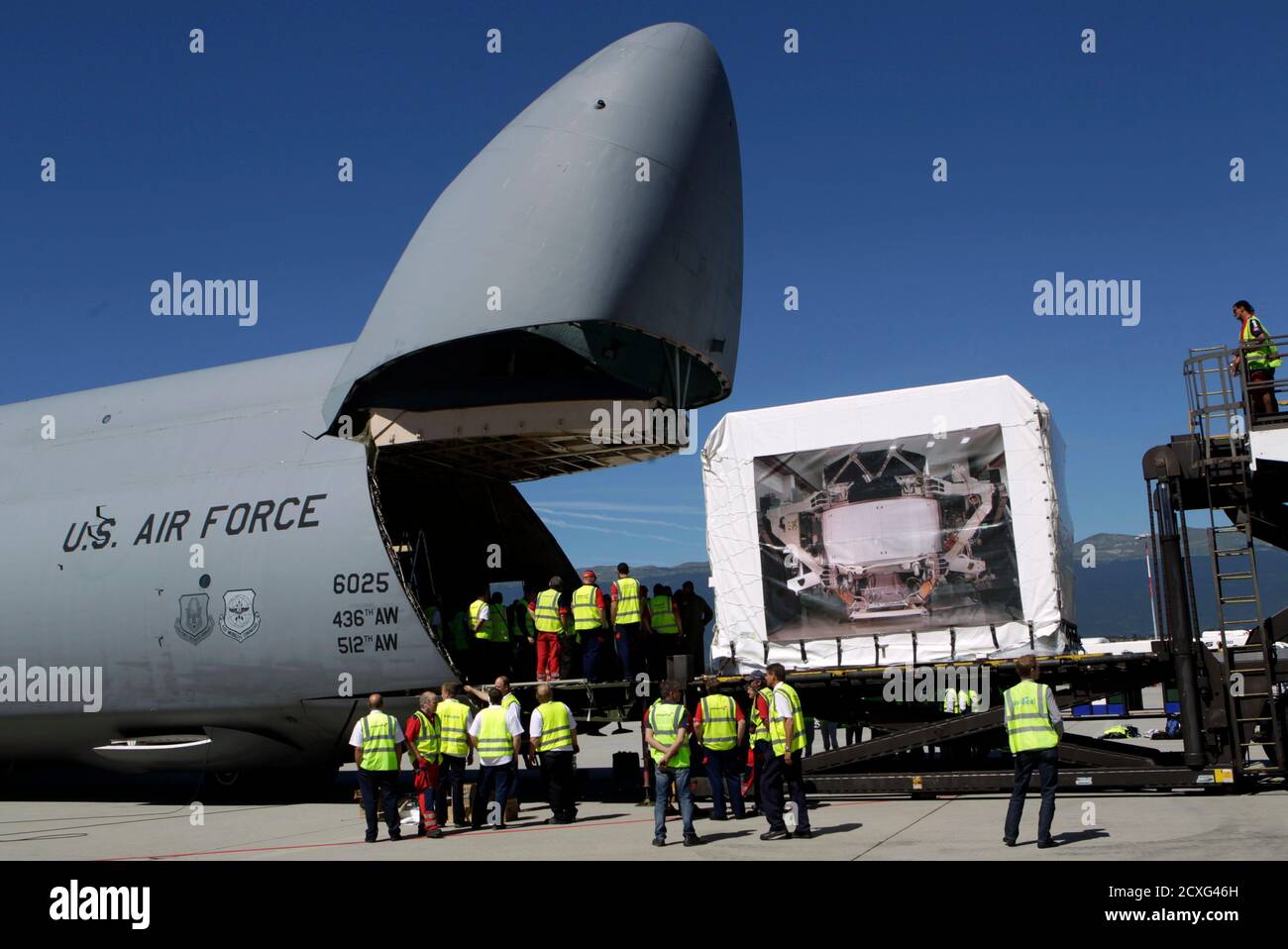 Load planning hi-res stock photography and images - Alamy