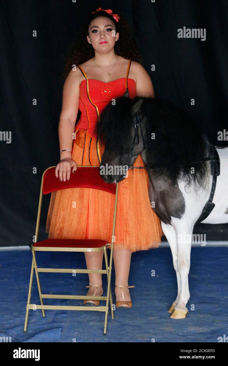 Laura maria gruss hi-res stock photography and images - Alamy